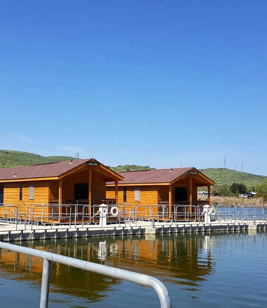 magical floating cabins california ftr