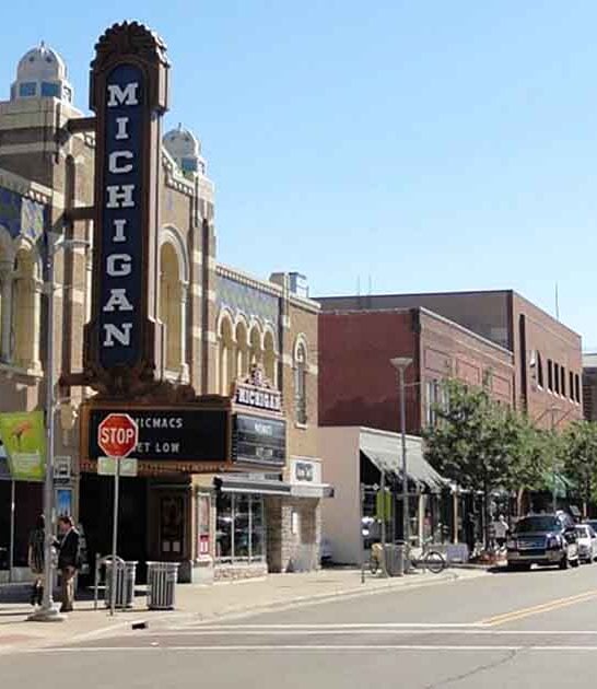 7 Picture-Perfect Michigan Towns With Outstanding Food Scenes