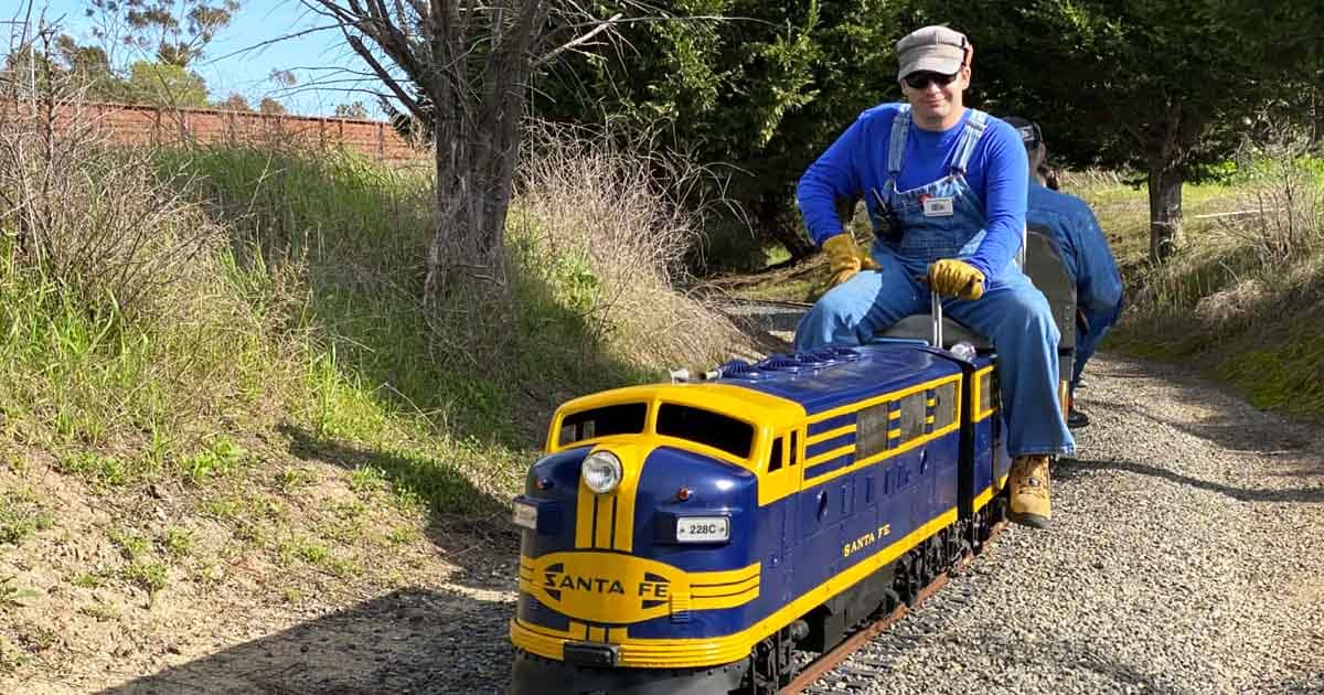This Miniature California Train Ride Is A Magical Experience The Whole ...