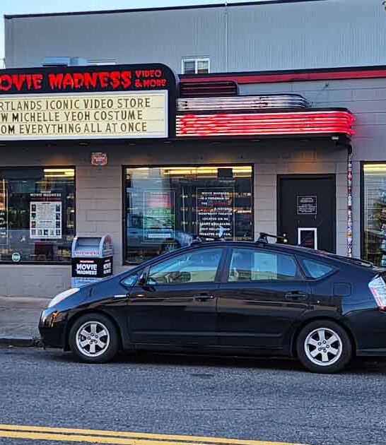 movie rental store oregon ftr