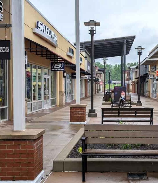 outlet mall shopping missouri ftr