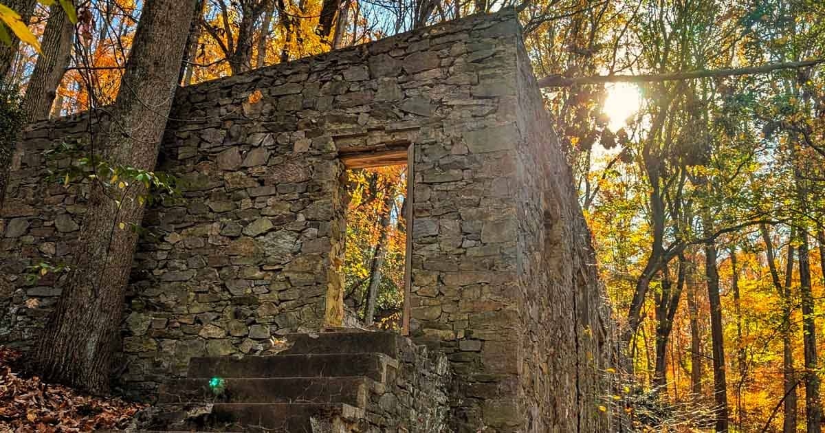 The Abandoned Bottling Plant In Pennsylvania That's Frozen In Time