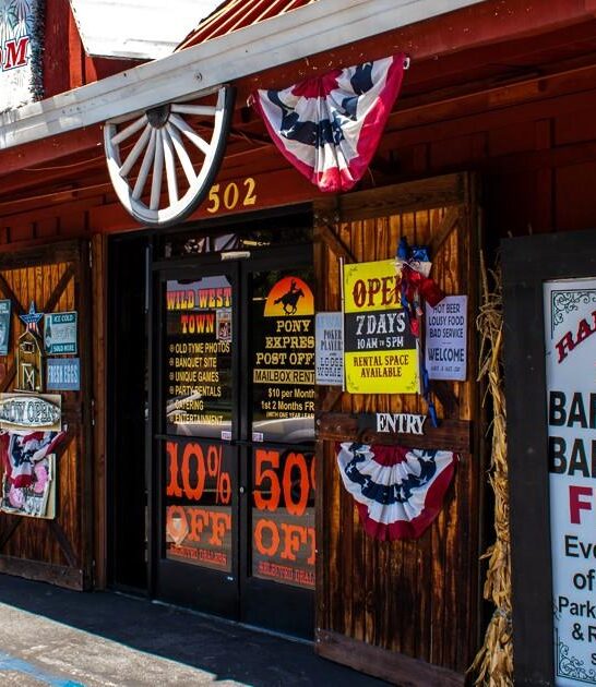 The Quirky California Antique Mall That Feels Way More Like A Museum Than A Store