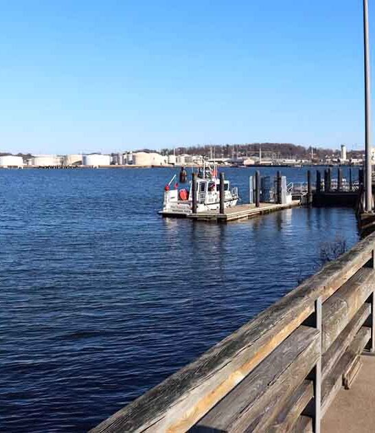 The Scenic Pier In Connecticut That Reaches Right Into The Water