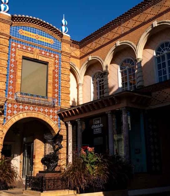 This Charming European-Style Shopping Village In Missouri Will Make You Feel Like You’re Overseas