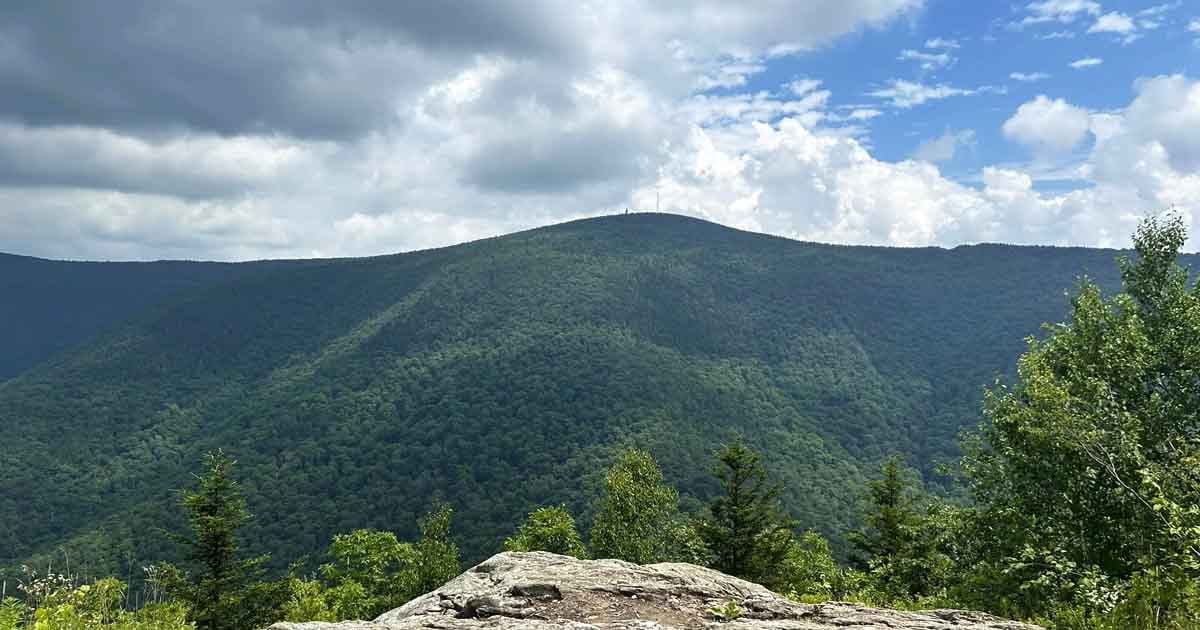 You Can Reach Stunning Mountain Views On This Easy Massachusetts Trail In Less Than 60 Minutes