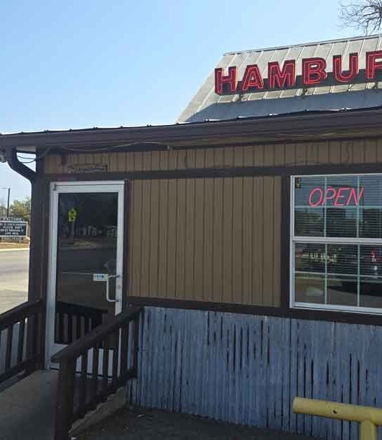 9 Unsuspecting Texas Restaurants Where The Food Is Far Better Than Expected
