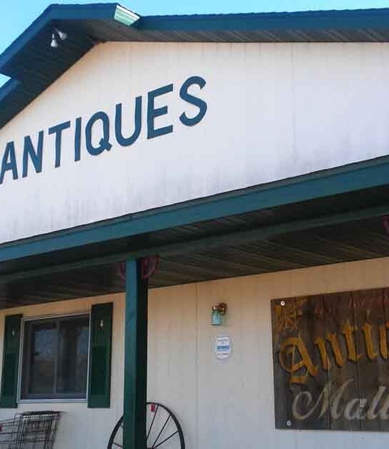 This Enormous Antique Store In Wisconsin Is So Big, You&rsquo;ll Need A Whole Day To See It All