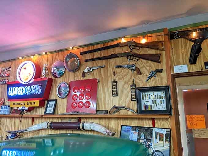 This Route 66 Gift Shop And Classic Car Museum In Arizona Feels ...