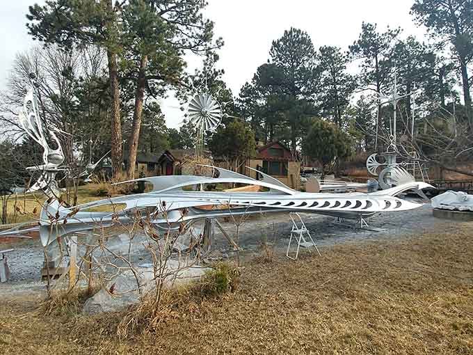 this-quirky-sculpture-park-in-colorado-has-moving-art-that-will-blow