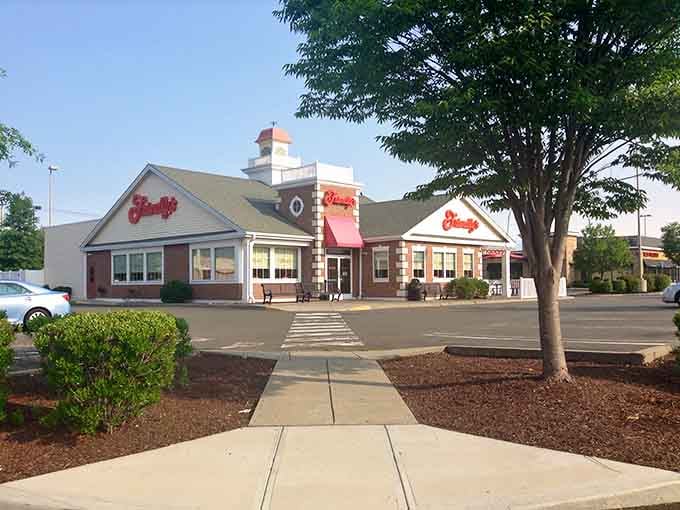 Chain Strait You Won't Believe This Famous Connecticut Restaurant Chain Has Roots ...