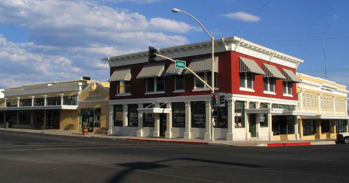 This Walkable Arizona Town Has The Coolest Retro Vibes You've Ever Seen