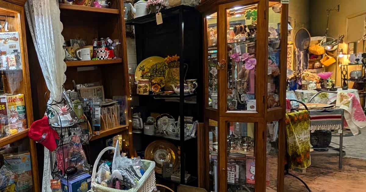 Most People Don't Know About This Unbelievable Arizona Antique Store With Steals Under $30