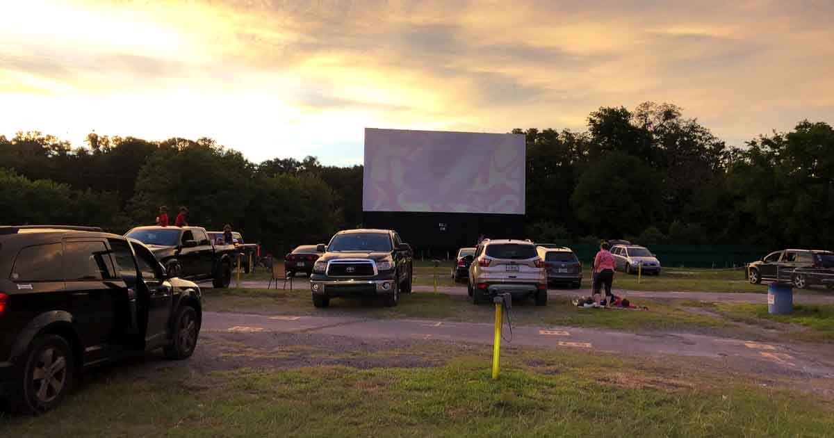 This Classic Florida Drive-In Theater Lets You Watch 2 First-Run Movies For Just $5