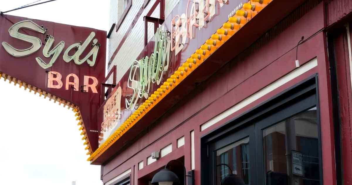 This Hidden Indiana Tavern Has Been Pouring Drinks Since 1889 And It's Absolutely Legendary