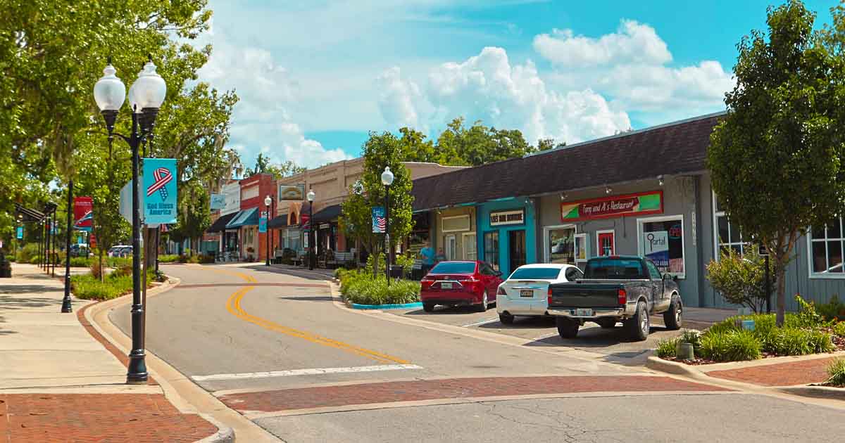 10 Peaceful Small Towns In Florida Where Families Live Their Best Lives
