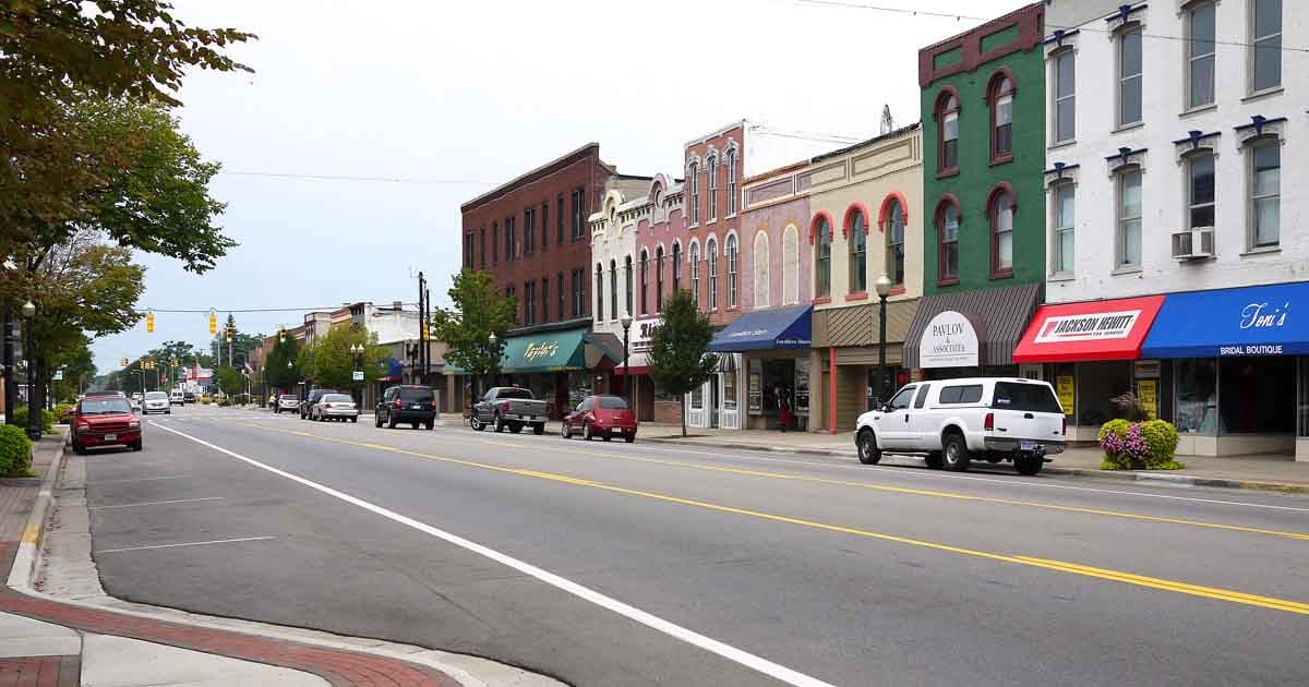 You Won't Believe How Cheaply You Can Live In This Gorgeous Small Town In Michigan