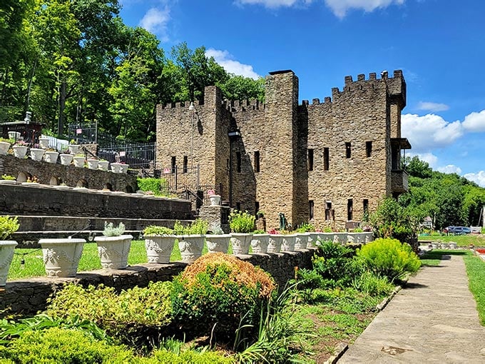 The Breathtaking Castle Hidden In Ohio Will Have You Living Your Best ...