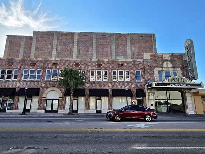 You Can Catch A Classic Film For $8 Or Less At This Historic Movie ...
