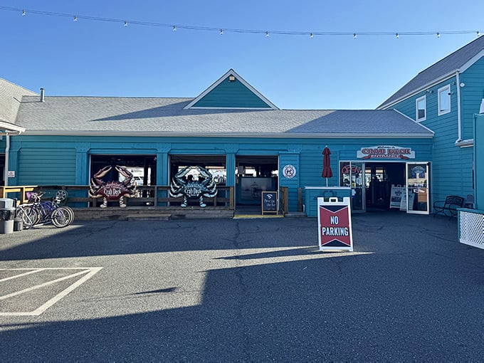 This Iconic Maryland Crab House Serves Seafood So Good It Deserves Its ...
