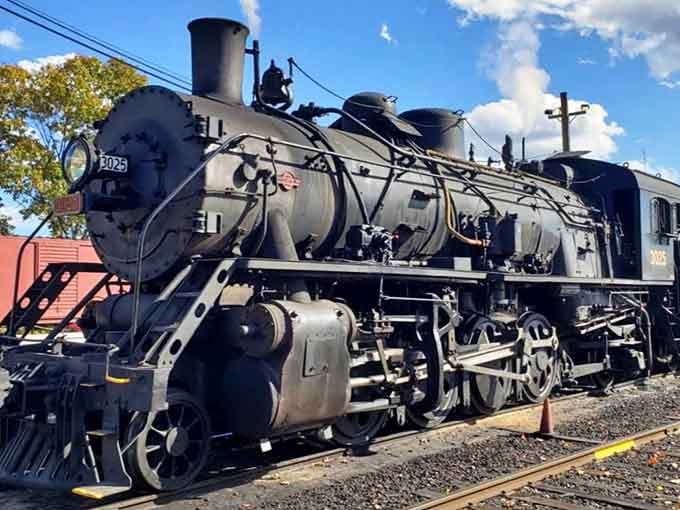 Climb Aboard 6 Of The Most Epic Connecticut Train Rides For An ...