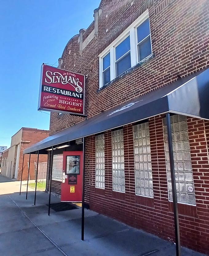 Magic Sandwhich Skip The Fancy Spots And Try These 8 Hole-In-The-Wall Ohio Restaurants ...