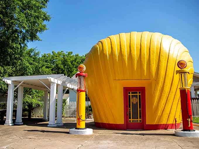Take A Road Trip To 8 Of The Most Bizarre Roadside Attractions In All ...