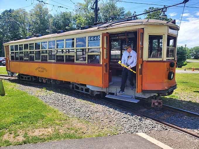 Train Trolley Rides Climb Aboard 6 Of The Most Epic Connecticut Train Rides For An ...