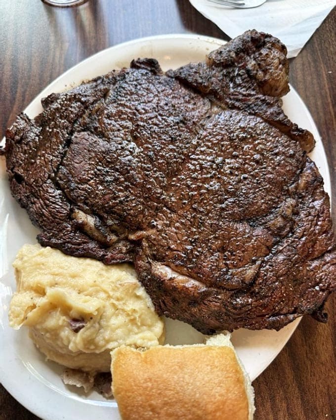 Magnifier Structure The Best Steak In Texas Is Hiding At This Middle-Of-Nowhere Restaurant