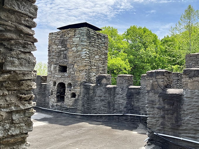The Breathtaking Castle Hidden In Ohio Will Have You Living Your Best ...