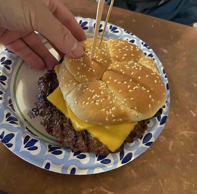 The 54-Year-Old Burger Joint In Arizona Has Been Perfecting Its Craft ...