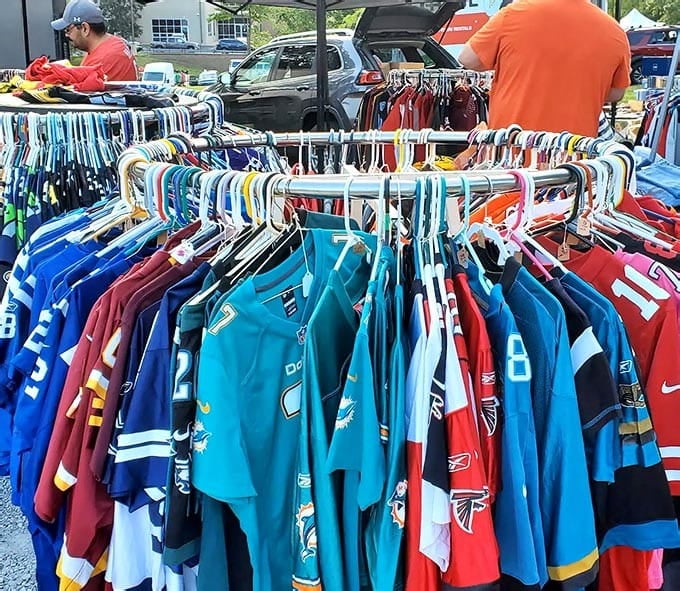 Market Grid Table Visit This Massive Missouri Flea Market Where $25 Goes Further Than You ...