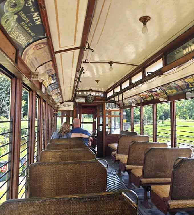 Trollet Ryd The Nostalgic Trolley Ride In Connecticut That's Perfect For An ...