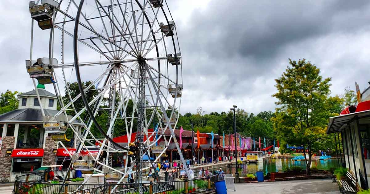 Experience An Amusement Park In Georgia So Fun It Makes Disneyland Look ...