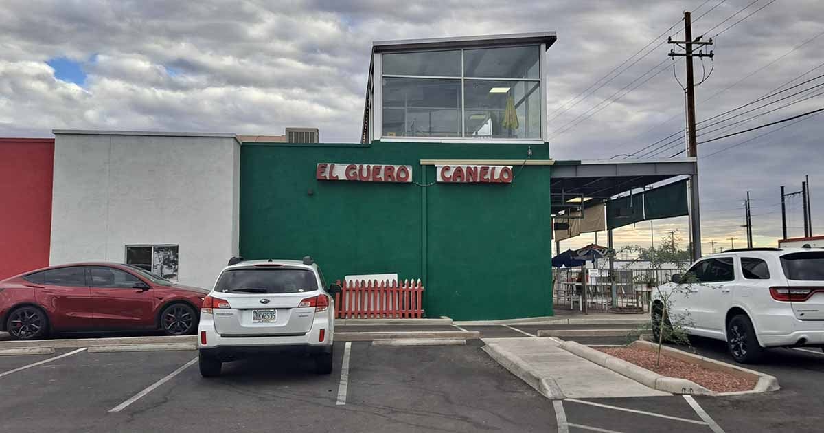 This Hole-In-The-Wall Arizona Restaurant Is So Good It Deserves Its Own Reality Show