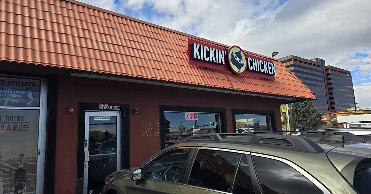 You'll Happily Drive Hours Just For The Fried Chicken At This Modest ...