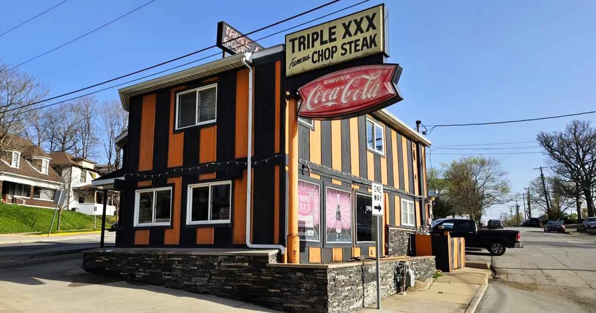 The Original Drive-Thru Restaurant In Indiana Still Packs Cars Around ...