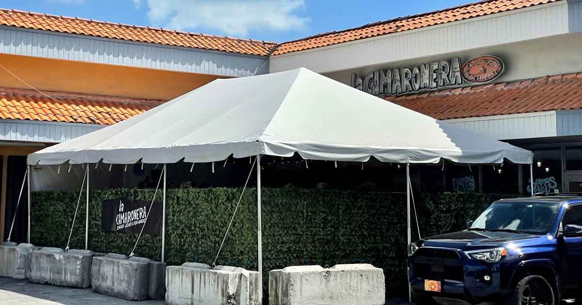 People Are Raving About The Sandwich At This Tiny Florida Seafood Joint That Made National News