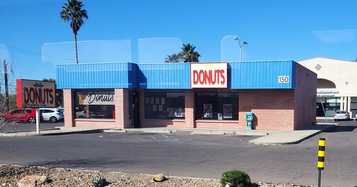 Treat Yourself To Glazed Donuts At An Arizona Bakery That Would Make Homer Simpson Weep With Joy