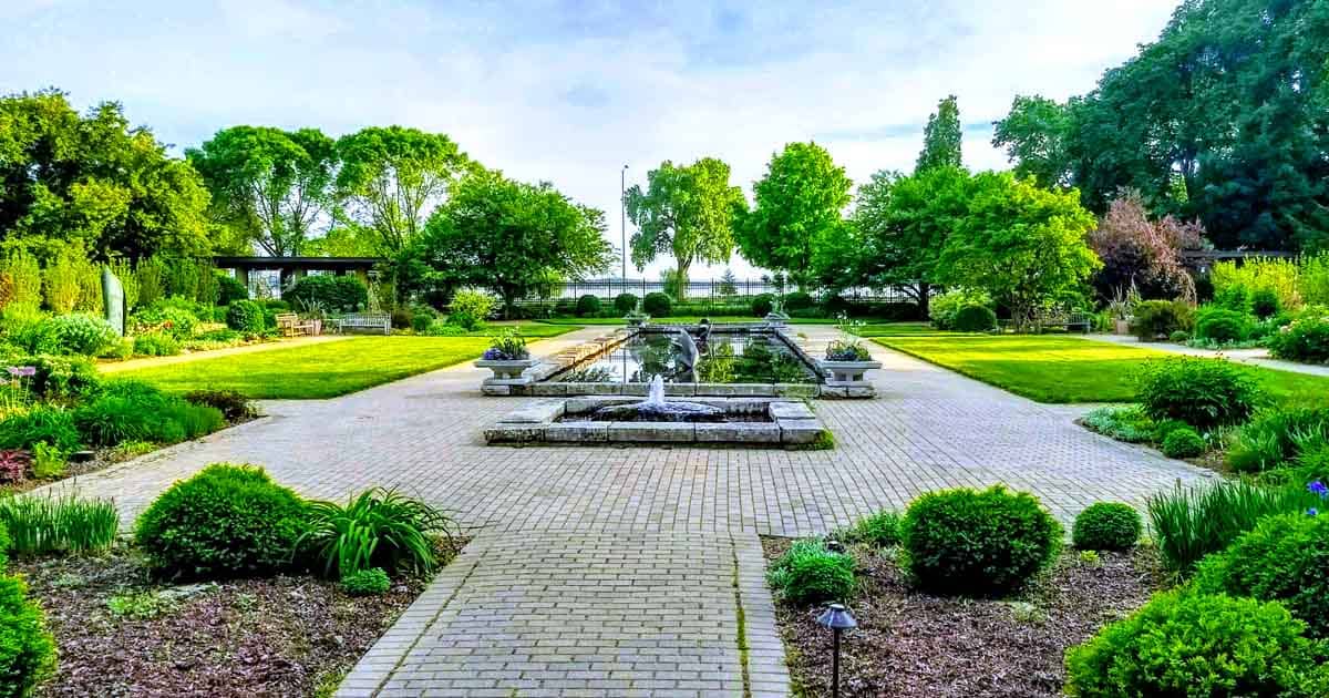 This Hidden 16-Acre Garden Oasis In Wisconsin Looks Like Something Straight Out Of A Fairytale