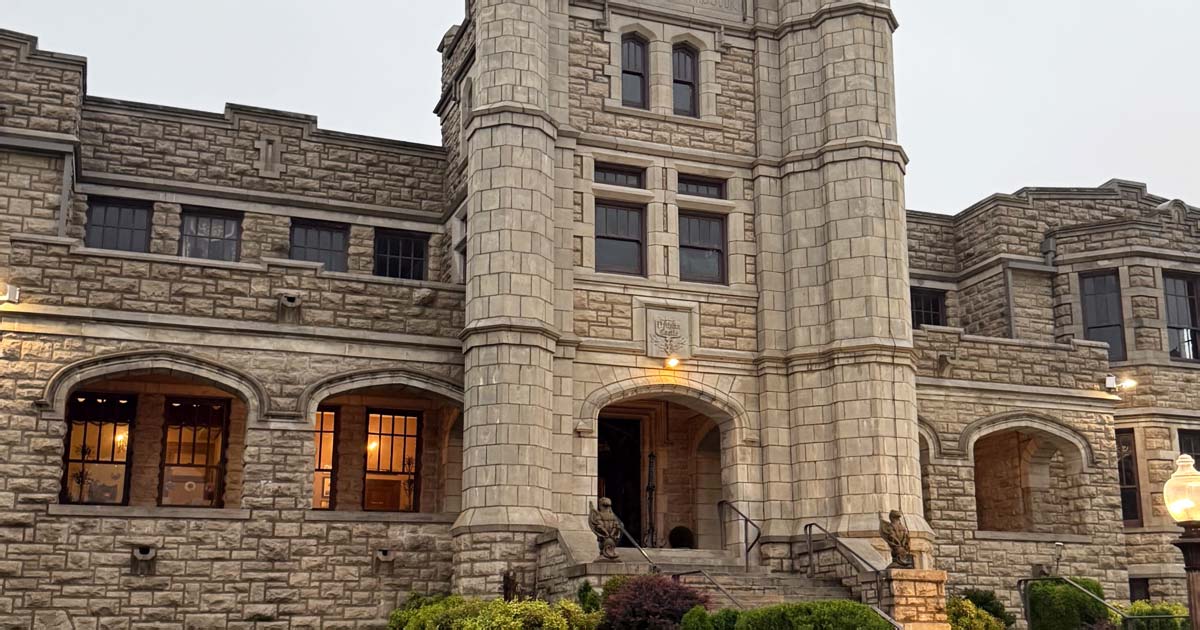 The Breathtaking Castle Hidden In Missouri Will Have You Living Your ...