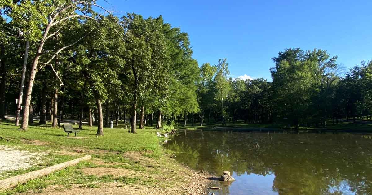 The Under-The-Radar Missouri Spot That Looks Like A Real-Life Bob Ross Painting Come To Life