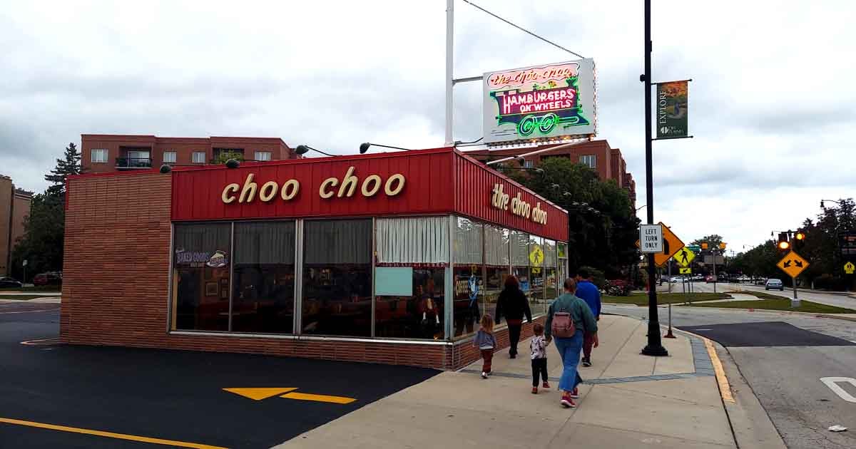 The Most Fun Restaurant In Illinois Is A Humble Spot That Feels Like A ...