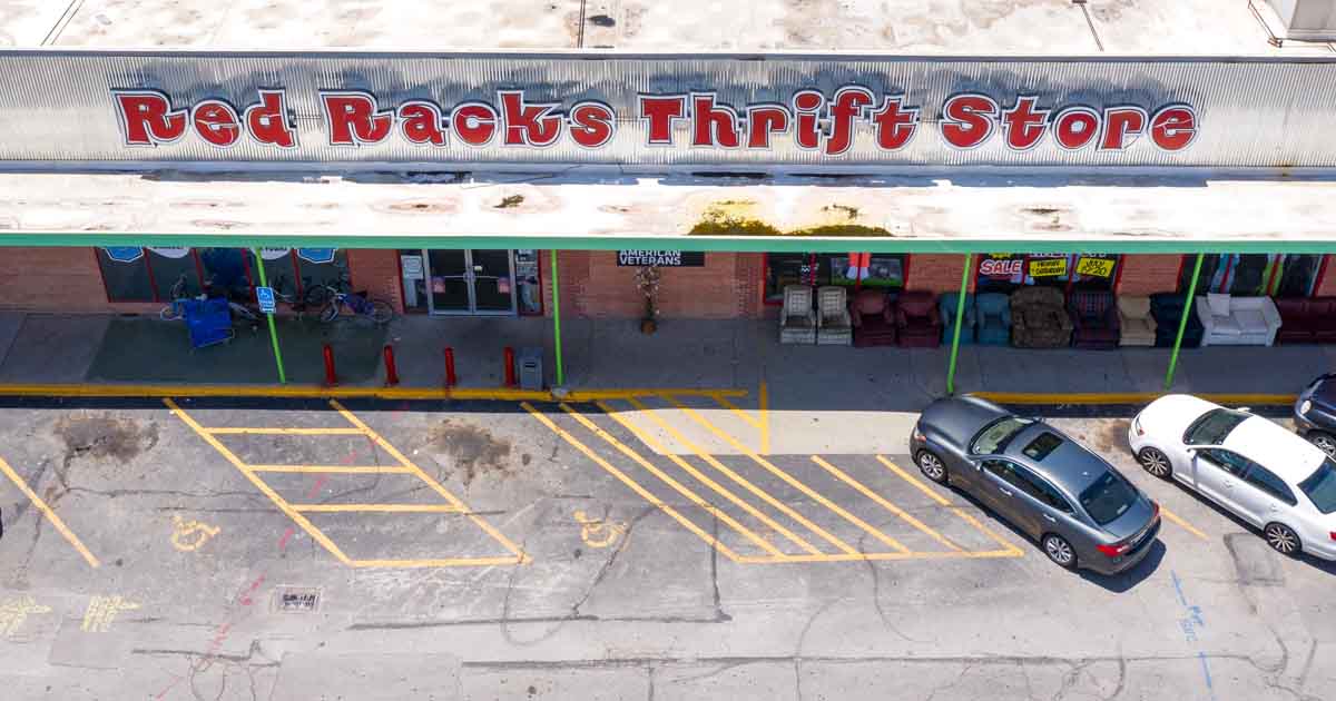 This Unbelievable Missouri Thrift Store Lets You Fill Your Entire Backseat With Bargains For Just $35