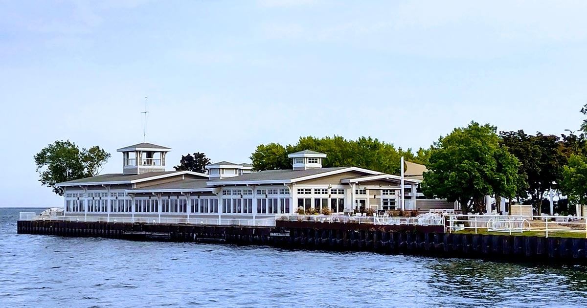 7 Wisconsin Coastal Seafood Spots So Good They Would Make Gordon Ramsay Weep With Joy