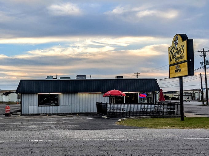 You'll Happily Drive Hours Just For The Fried Chicken At This Modest ...