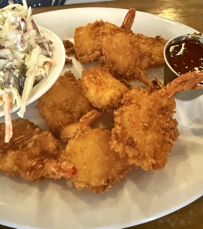 Tablemates Patterns This No-Frills Seafood Joint In Kentucky Is So Legendary You'll Happily ...