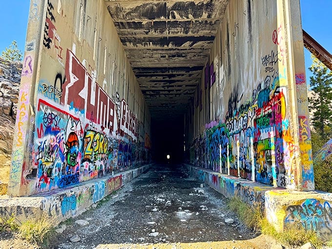 Hike Through Crumbling Railroad Tunnels On This Spine-Tingling ...