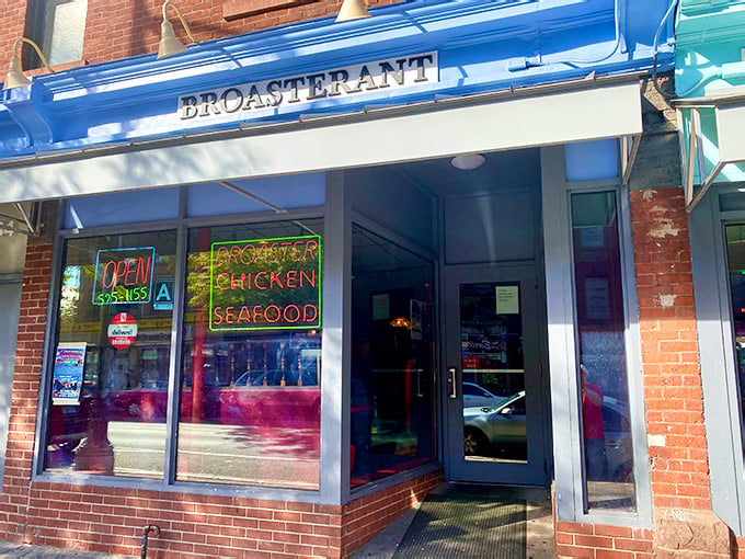 You'll Want To Drive Across Connecticut For The Fried Chicken At This ...