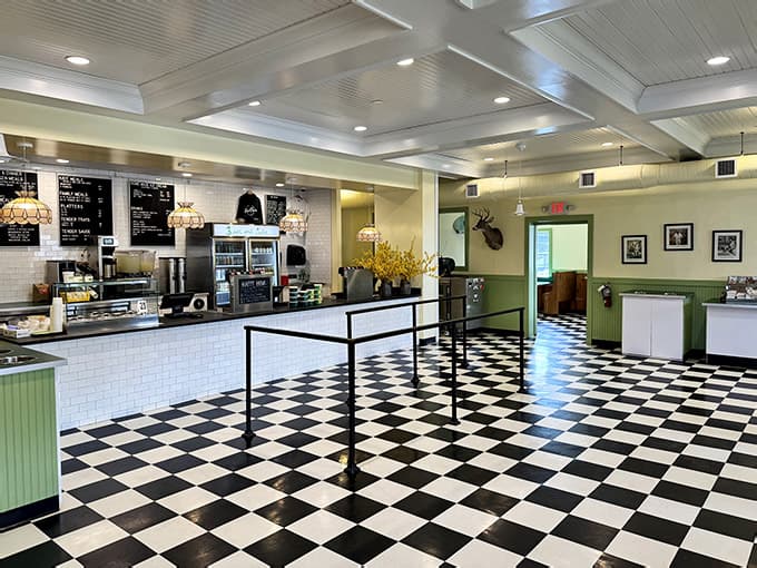 The Best Fried Chicken In Virginia Is Hiding Inside This Unassuming ...